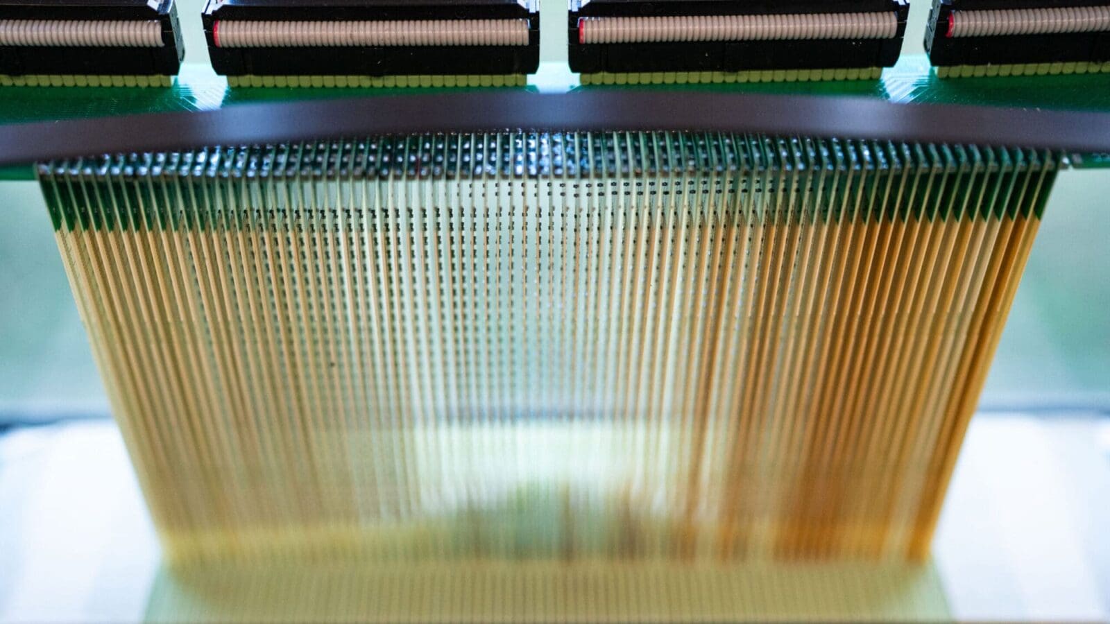 Surface steers signals for next-gen networks - Princeton Engineering